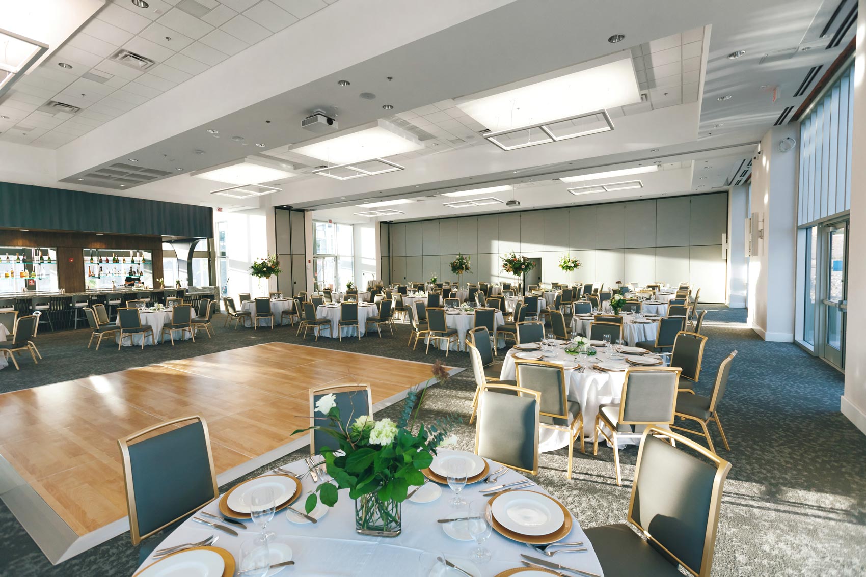 Mount Cristo Rey / Sunset Rooms - The Elmont Swim Club